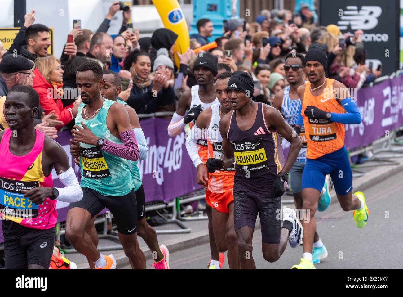 Alexander Mutiso Munyao and elite men athletes competing in the TCS ...