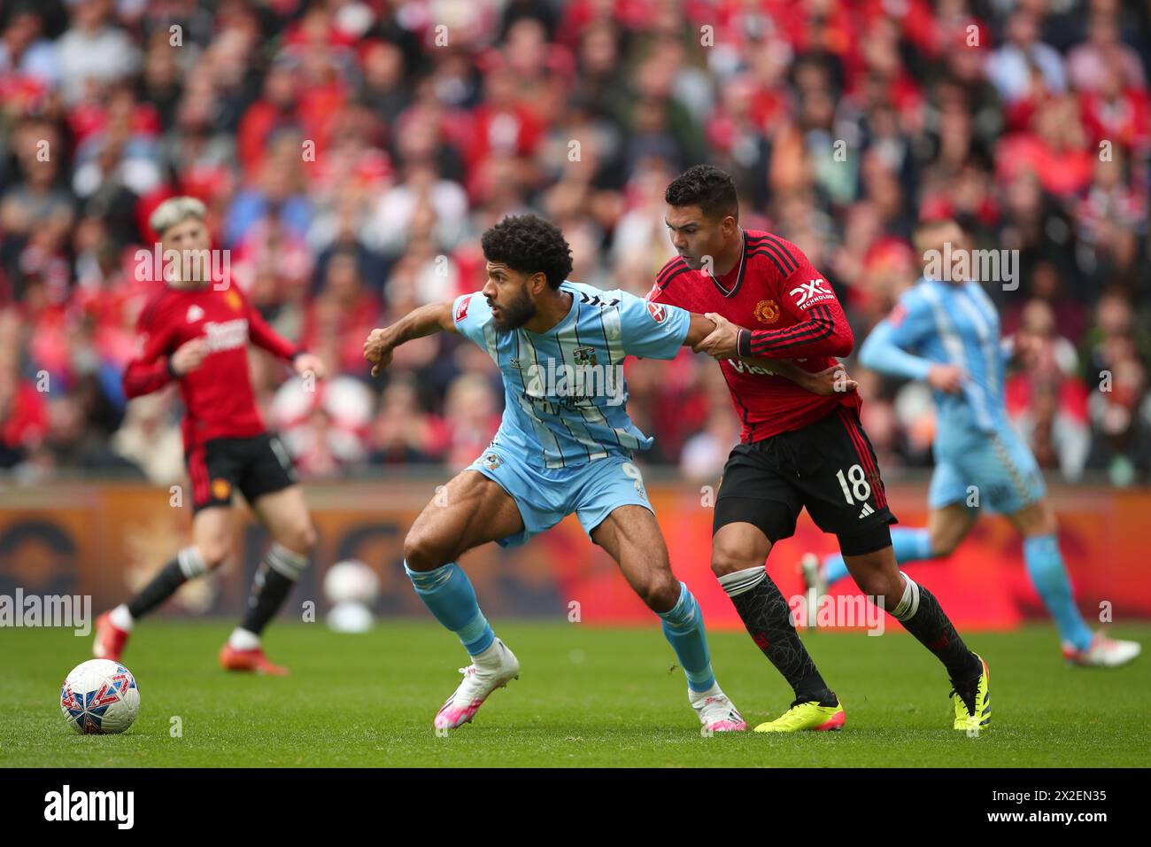 Ellis Simms of Coventry City and Casemiro of Manchester United ...