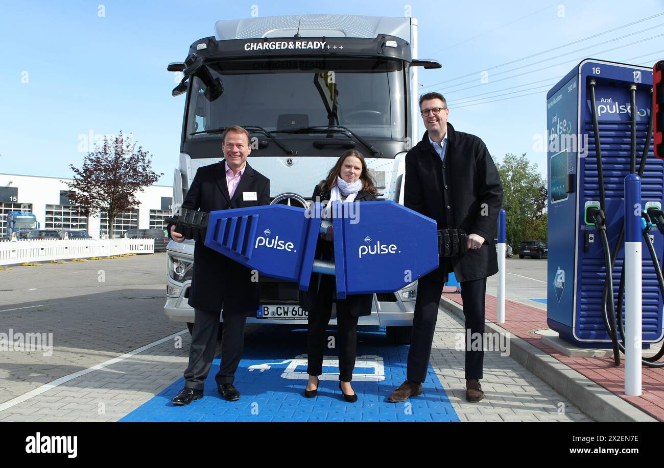 Eröffnung der neuen Lkw-E-Ladestation auf der Aral-Tankstelle an der ...