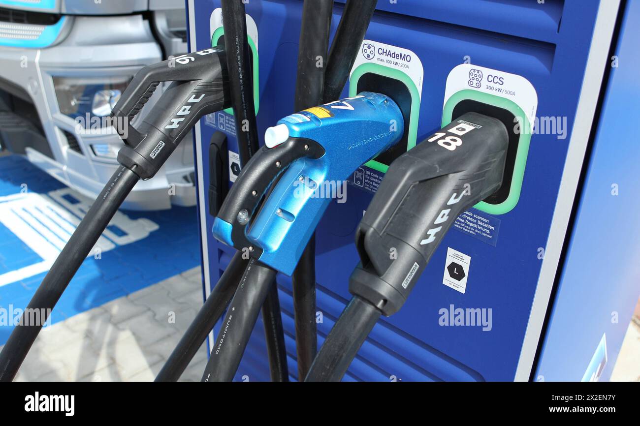 Eröffnung der neuen Lkw-E-Ladestation auf der Aral-Tankstelle an der ...