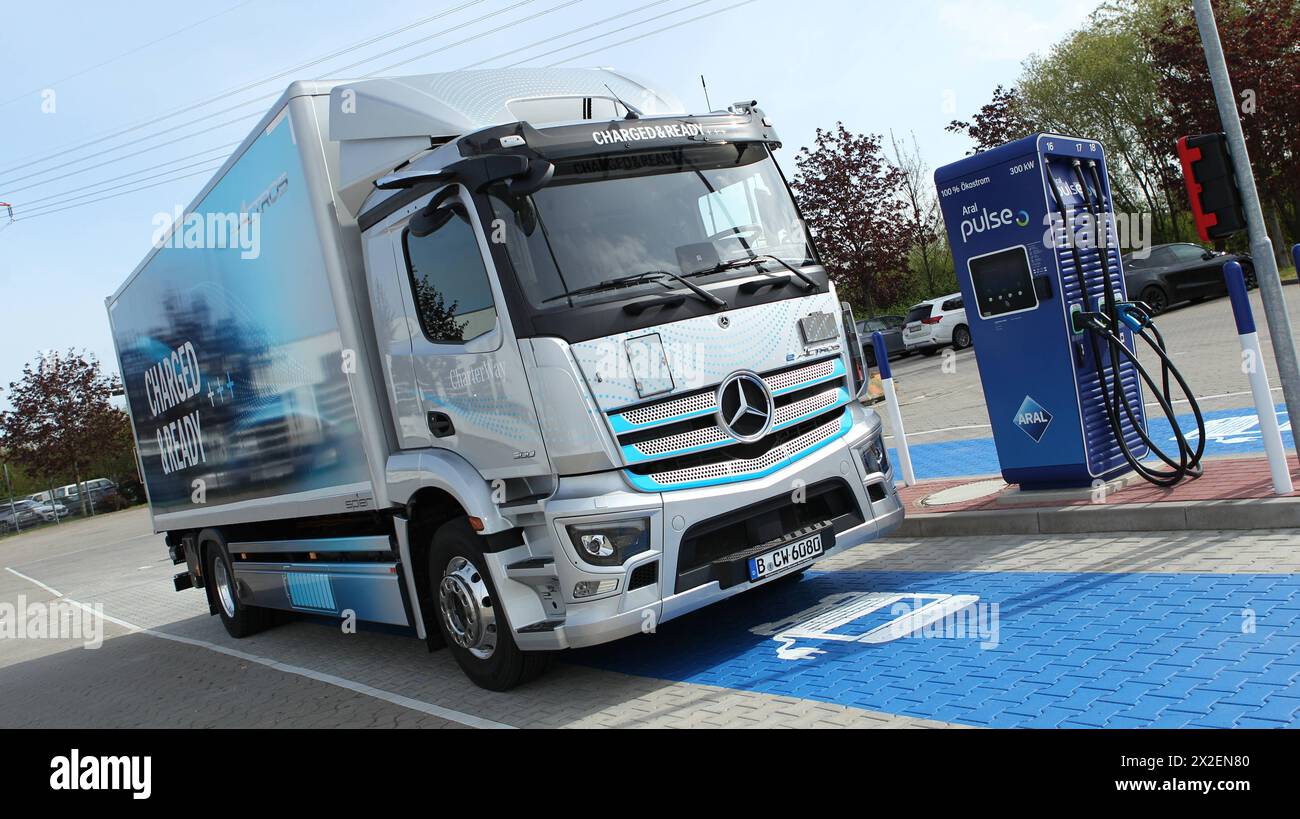 Eröffnung der neuen Lkw-E-Ladestation auf der Aral-Tankstelle an der ...