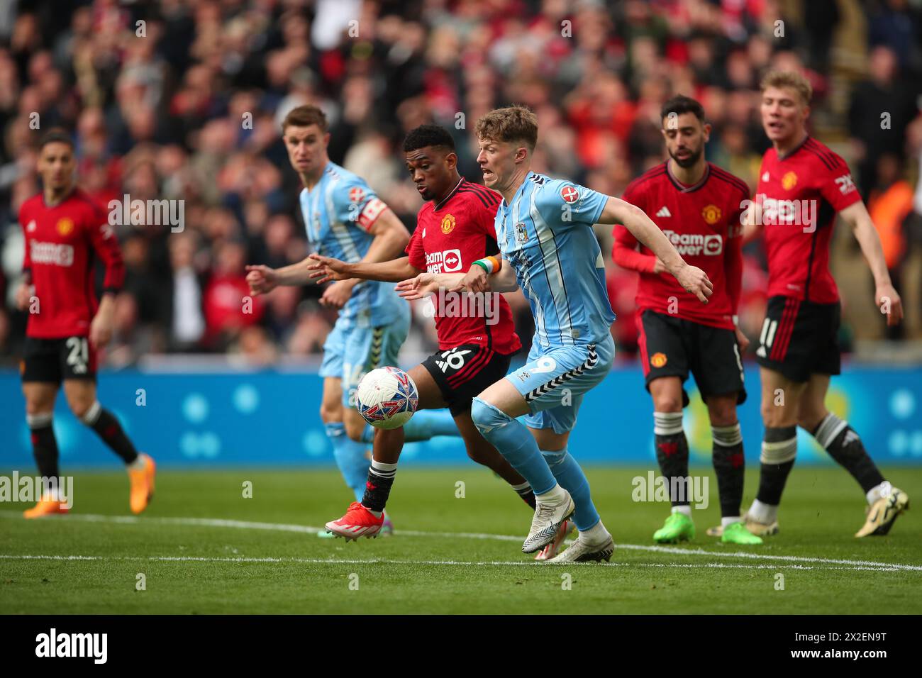 Amad Diallo of Manchester United and Victor Torp of Coventry City ...