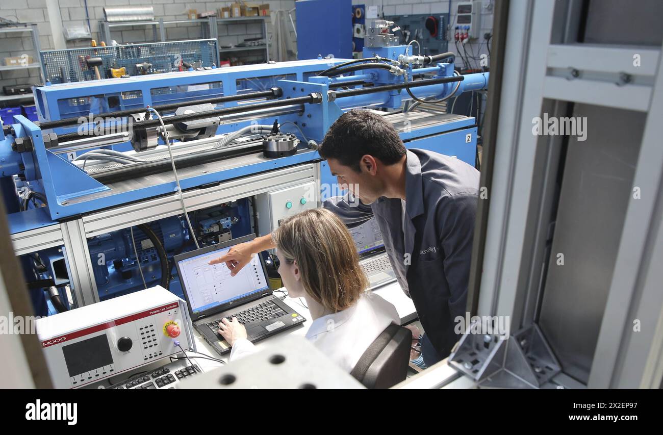 Researchers. Prototype test bench for the development of ...