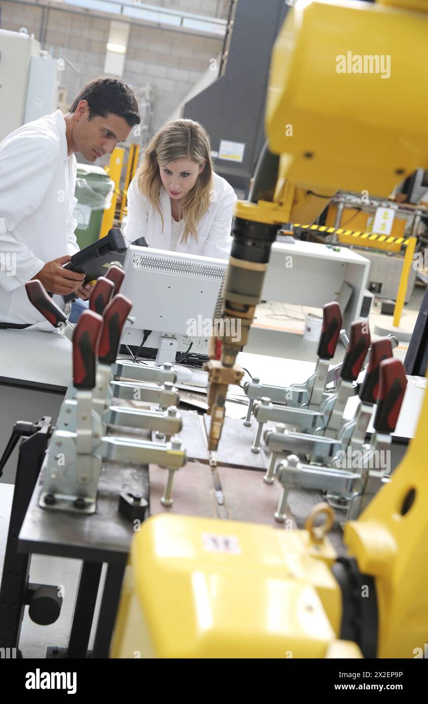 Shipweld. Monitoring the joint geometry for adaptive control of welding parameters. Industry ...