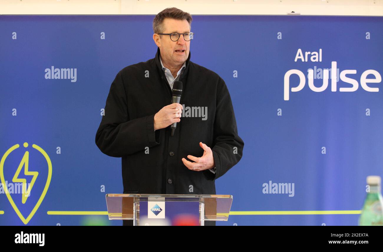 Eröffnung der neuen Lkw-E-Ladestation auf der Aral-Tankstelle an der ...