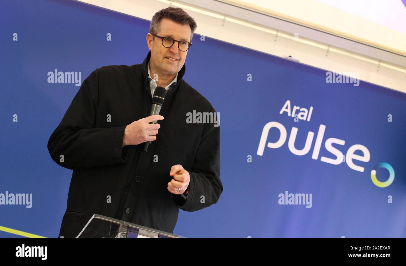 Eröffnung der neuen Lkw-E-Ladestation auf der Aral-Tankstelle an der ...