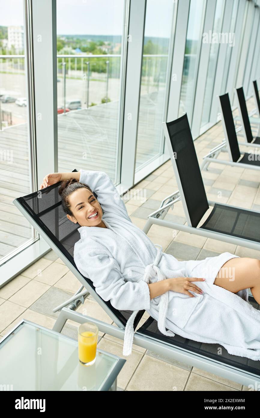 Beautiful woman laying by the pool hi-res stock photography and images ...