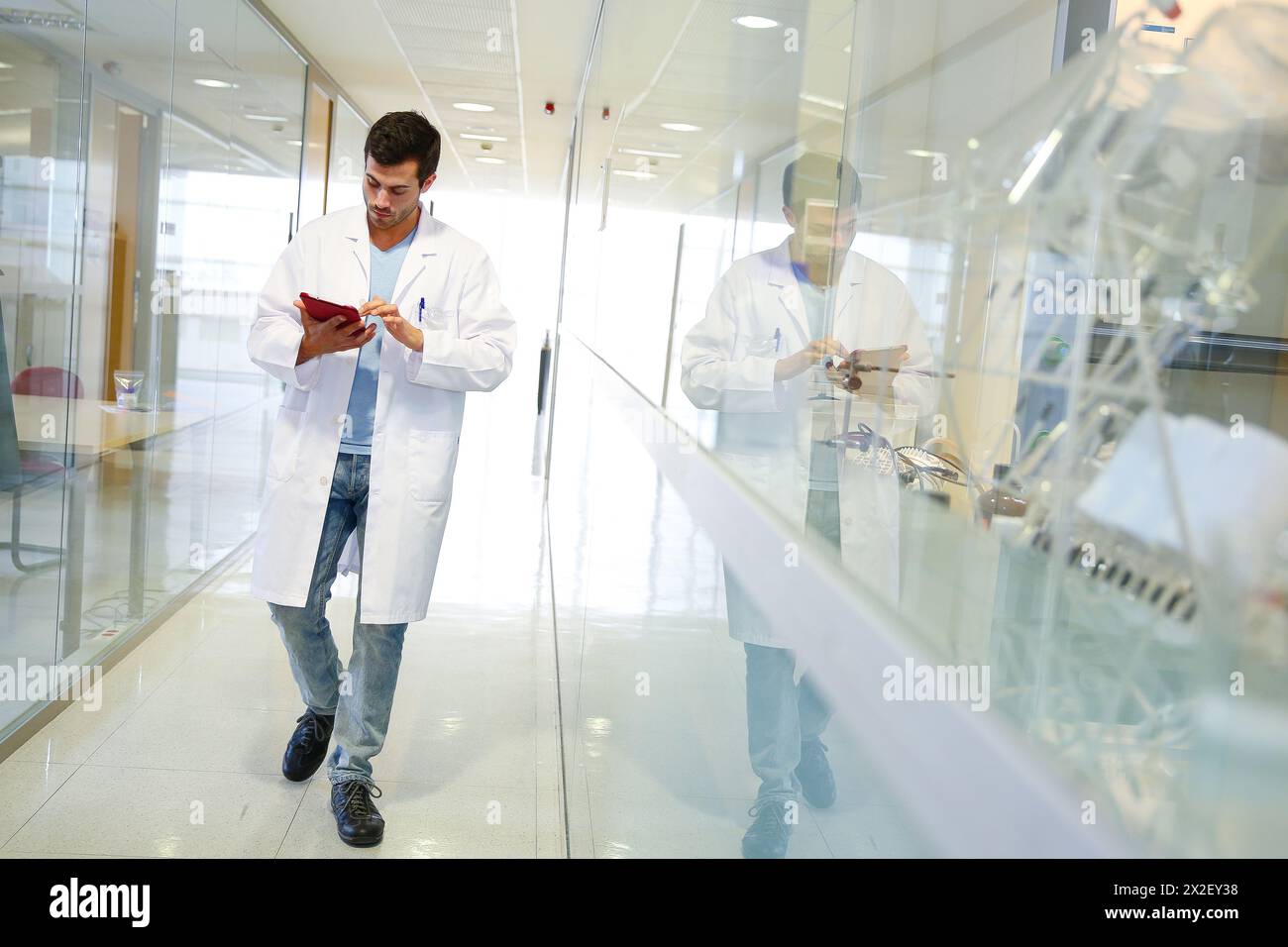 Hallway laboratory hi-res stock photography and images - Alamy