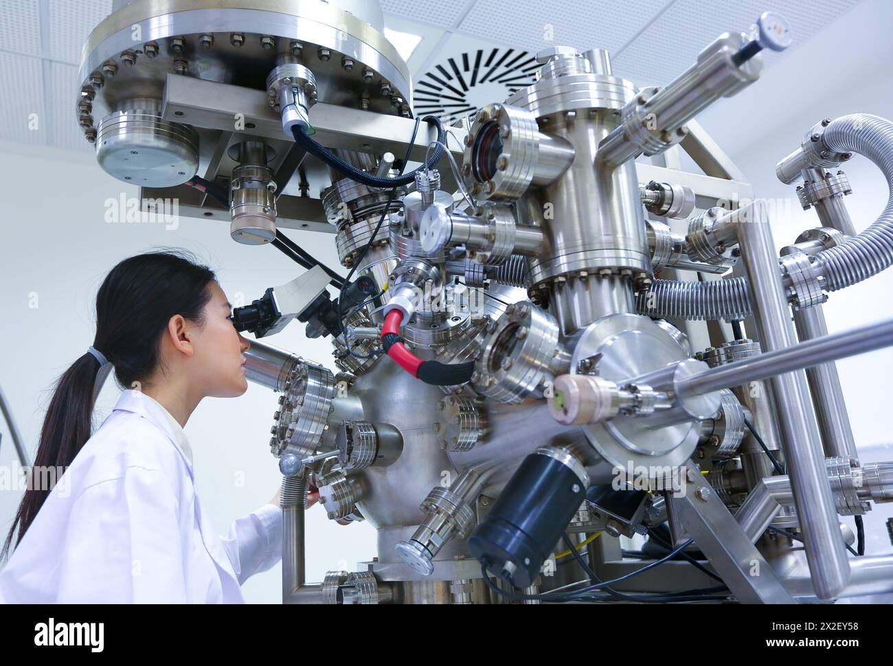 Researcher. Surface spectrometer, Photoelectron spectroscopy, Auger ...