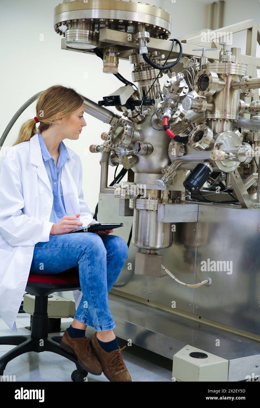 Researcher. Surface spectrometer, Photoelectron spectroscopy, Auger ...