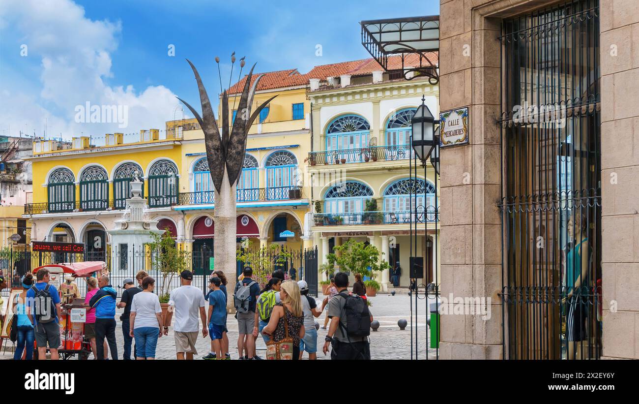 Plaza vieja old square hi-res stock photography and images - Alamy
