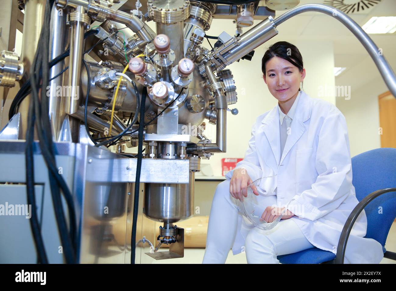 Researcher. Surface spectrometer, Photoelectron spectroscopy, Auger ...