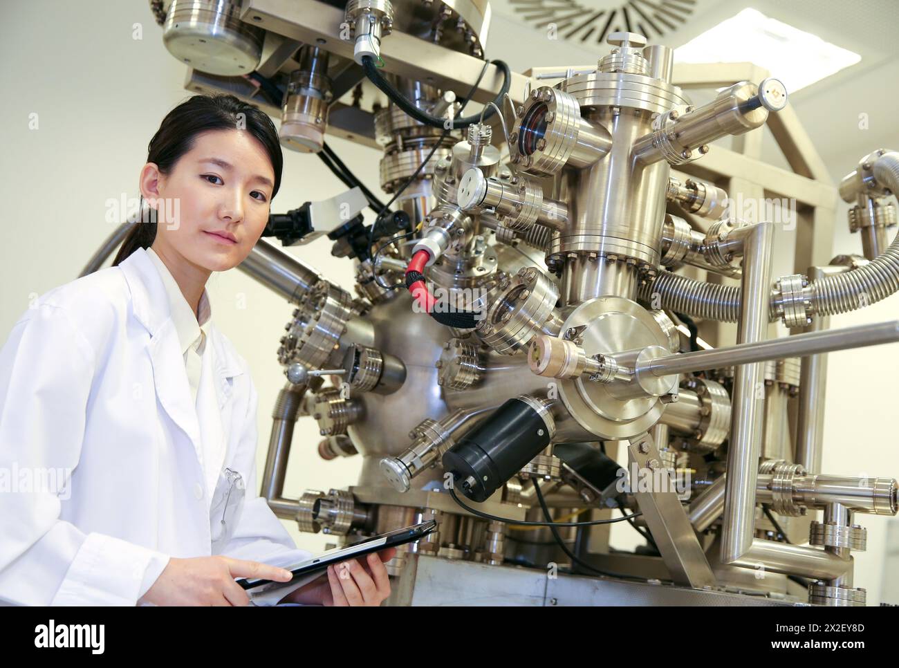 Auger electron spectroscopy hi-res stock photography and images - Alamy
