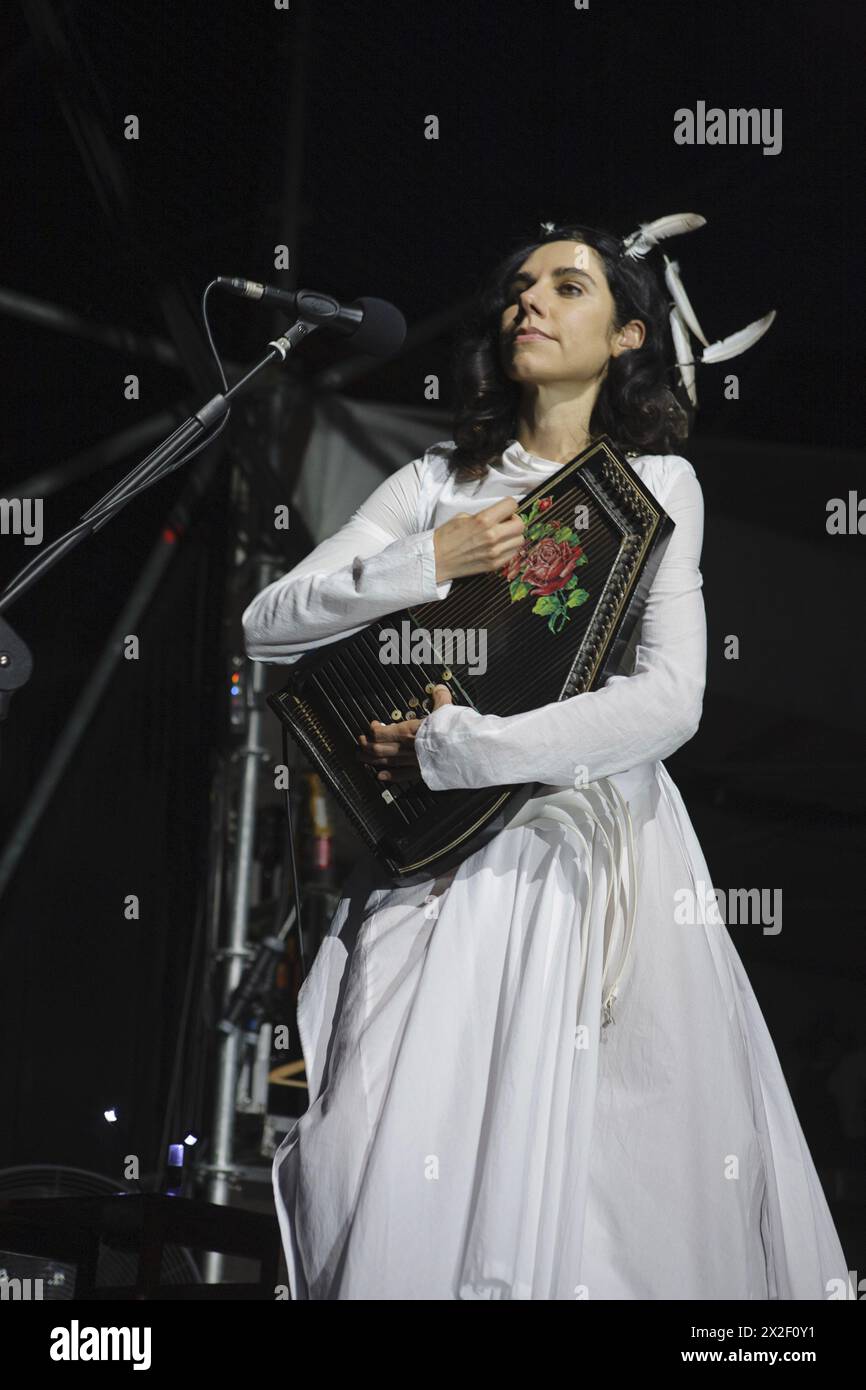 Portrait of PJ Harvey (Polly Jean Harvey) in concert 06/07/2011 ...