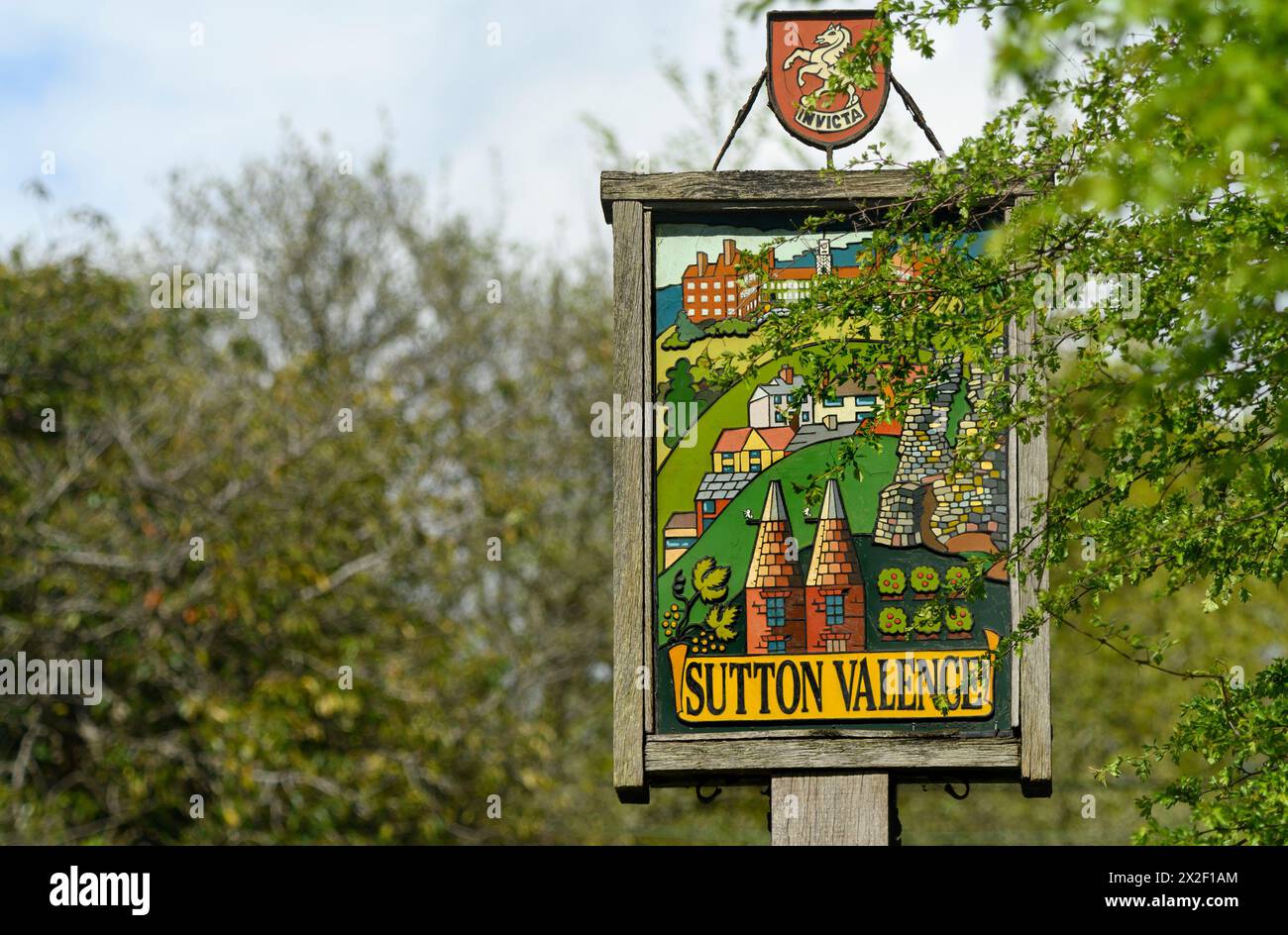 Typical village houses uk hi-res stock photography and images - Alamy