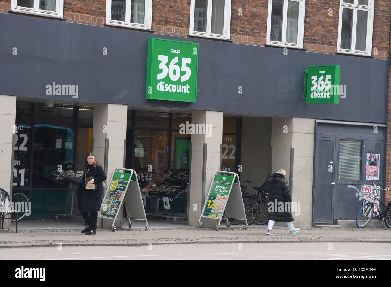 Coop 365 grocery store hi-res stock photography and images - Alamy