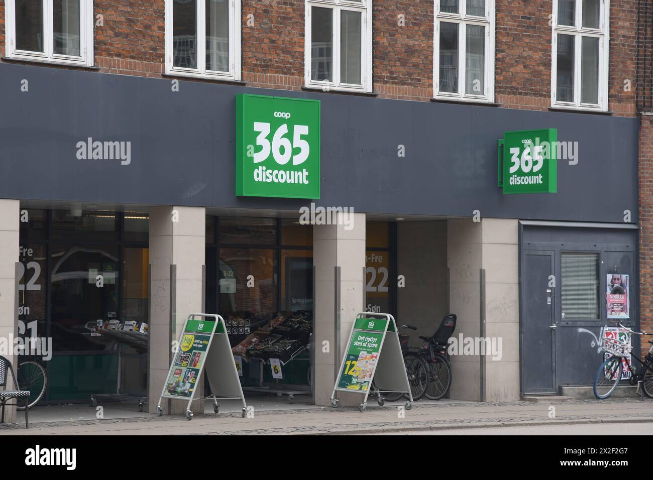 Coop 365 grocery store hi-res stock photography and images - Alamy