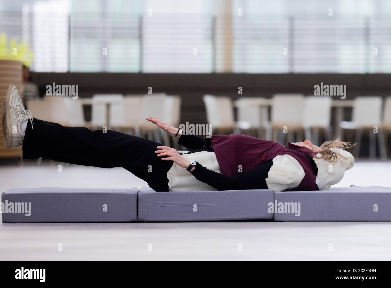 22 April 2024, North Rhine-Westphalia, Essen: An employee demonstrates ...