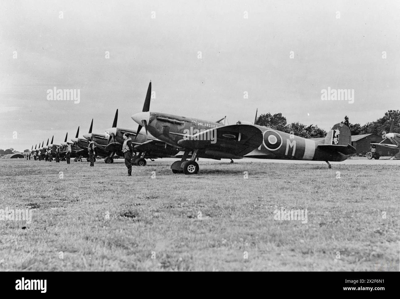 ROYAL AIR FORCE FIGHTER COMMAND, 1939-1945. - Supermarine Spitfire Mark ...