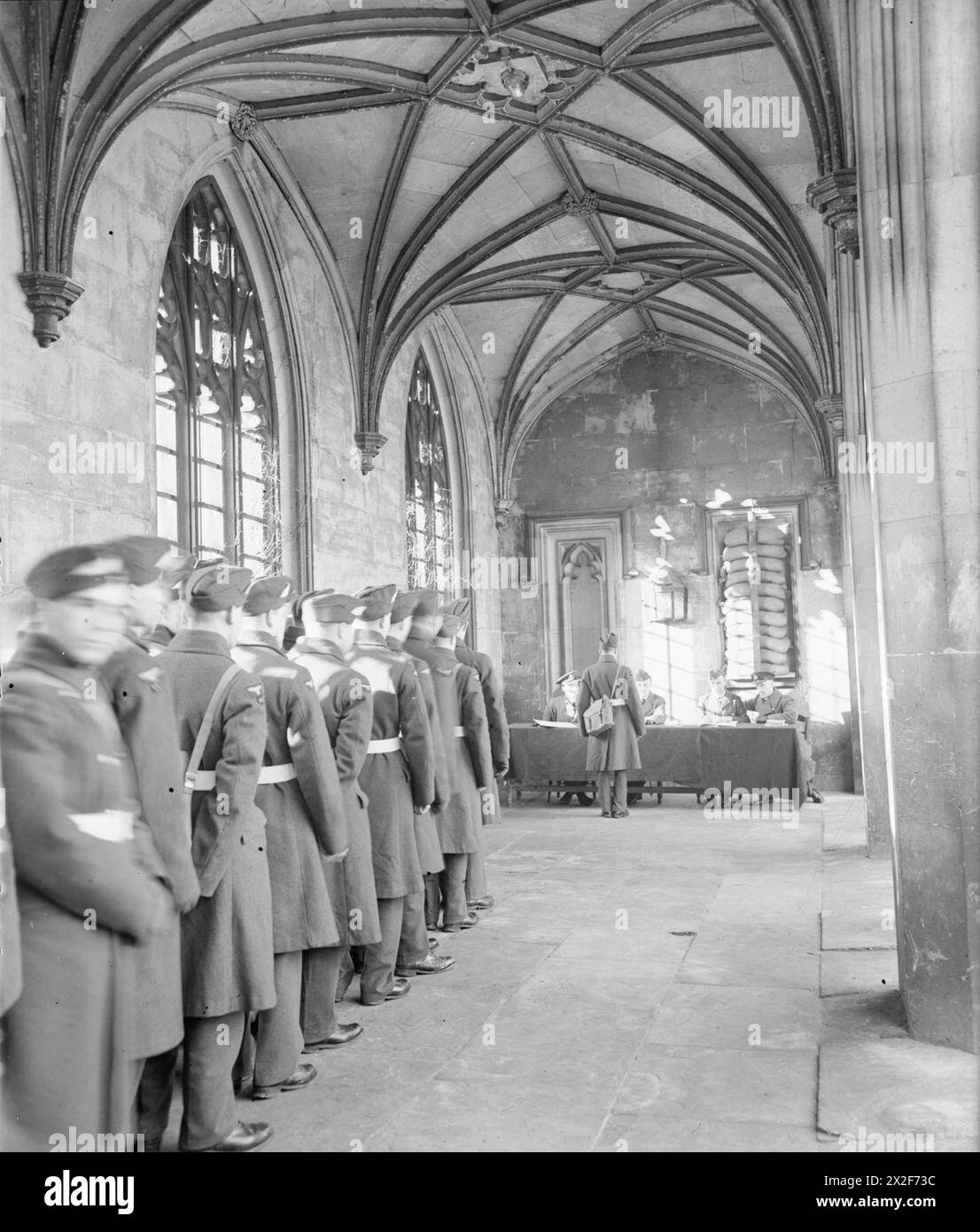 ROYAL AIR FORCE TECHNICAL TRAINING COMMAND, 1940-1945. - A pay parade ...