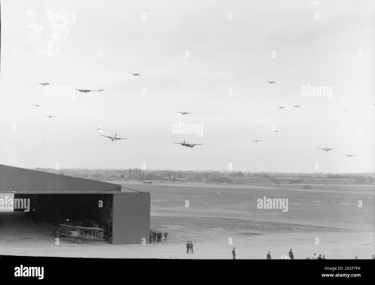 ROYAL AIR FORCE FLYING TRAINING COMMAND, 1940-1945. - Airspeed Horsa ...