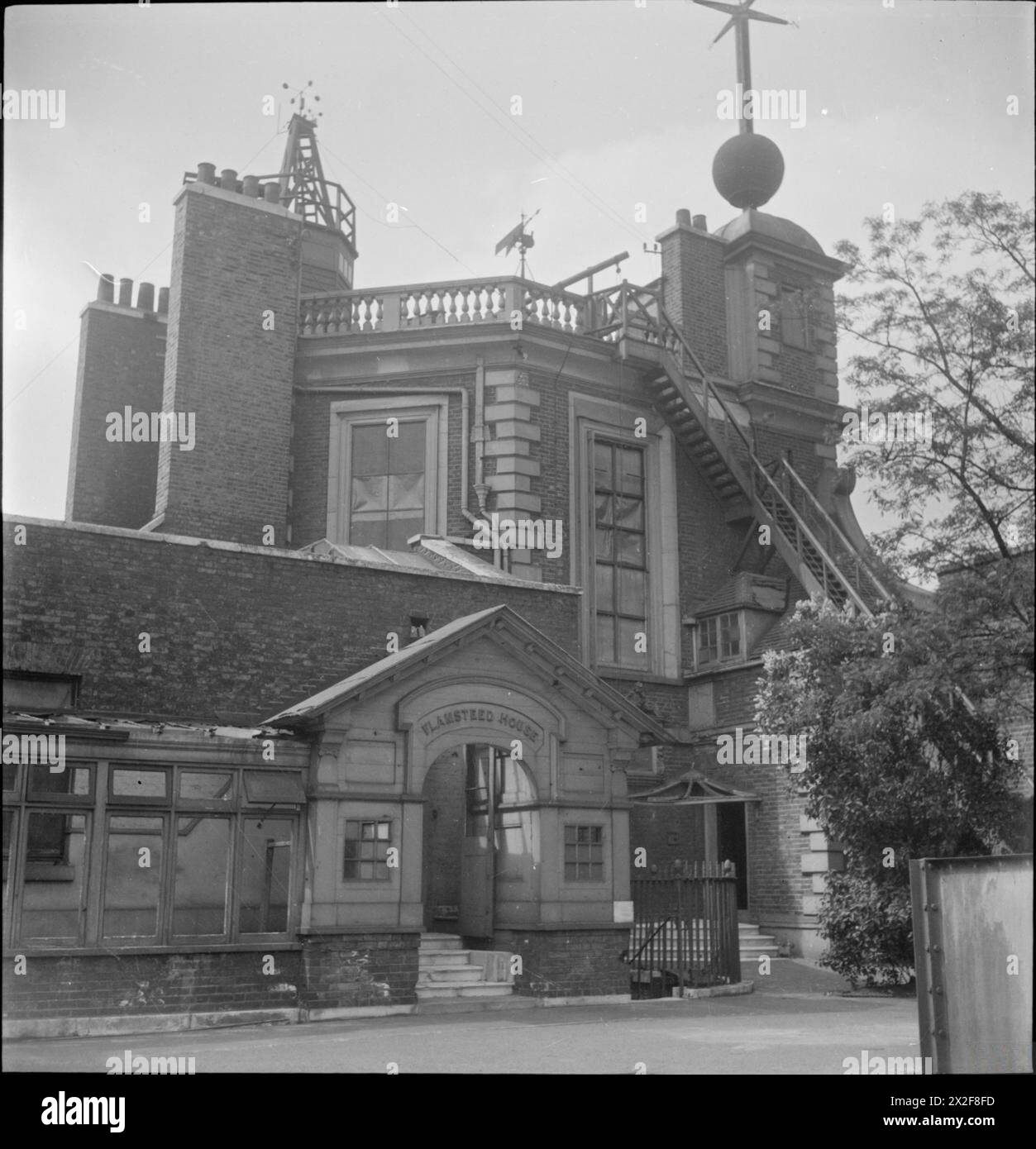 London 1945 thames hi-res stock photography and images - Alamy