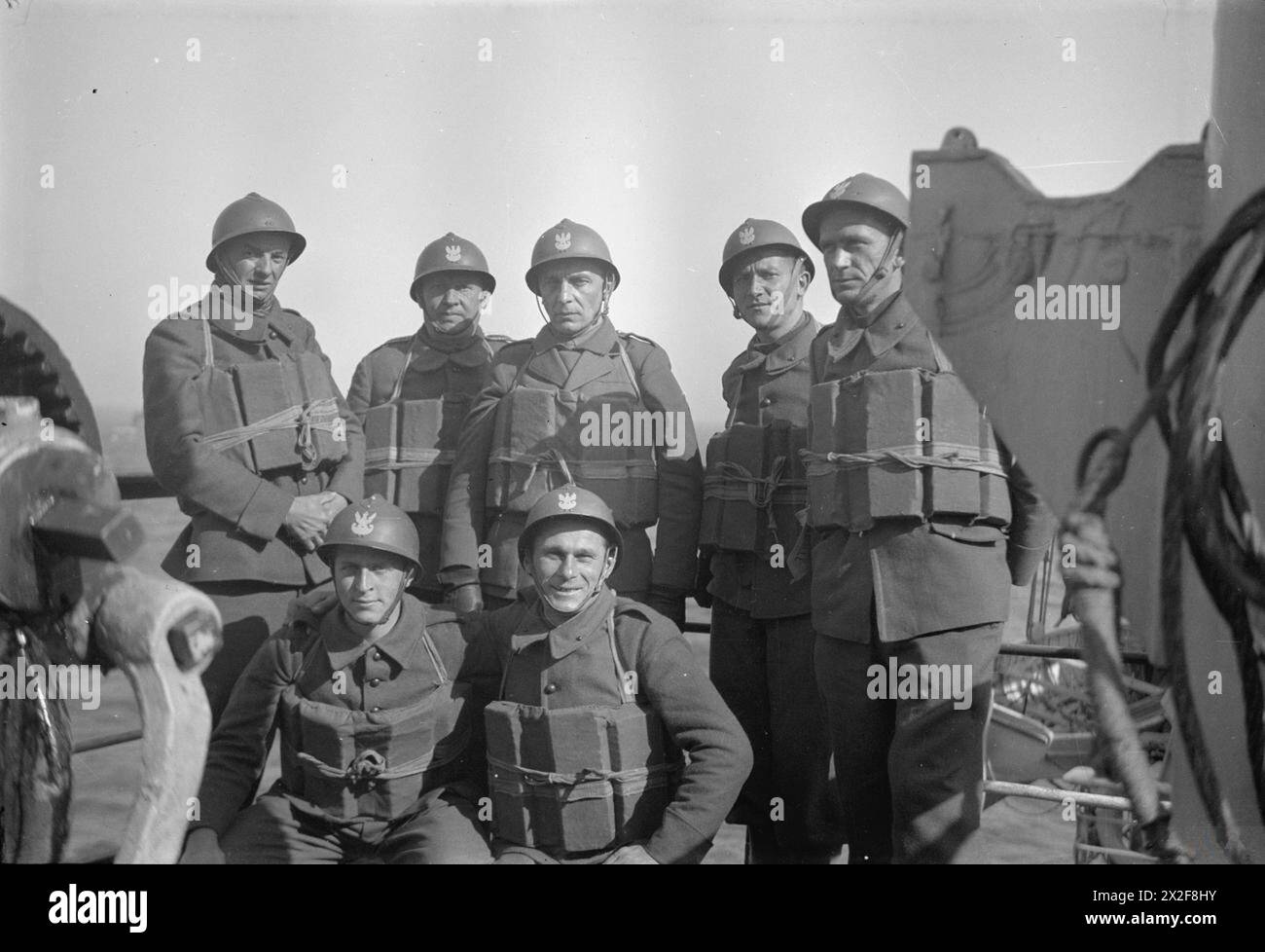 THE POLISH ARMY IN THE NORWEGIAN CAMPAIGN, 1940 - Group photograph of ...