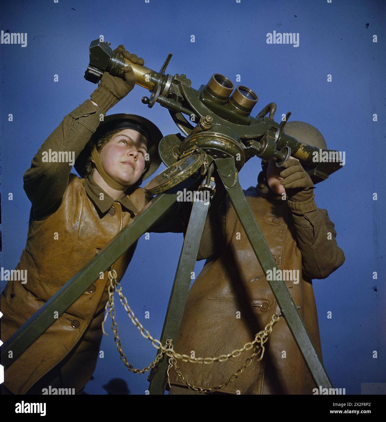 THE AUXILIARY TERRITORIAL SERVICE AT AN ANTI-AIRCRAFT GUN SITE IN ...