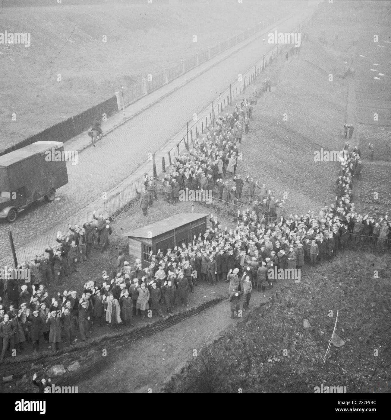 GERMAN PRISONERS OF WAR IN BRITAIN - German POWs at Glen Mill camp ...