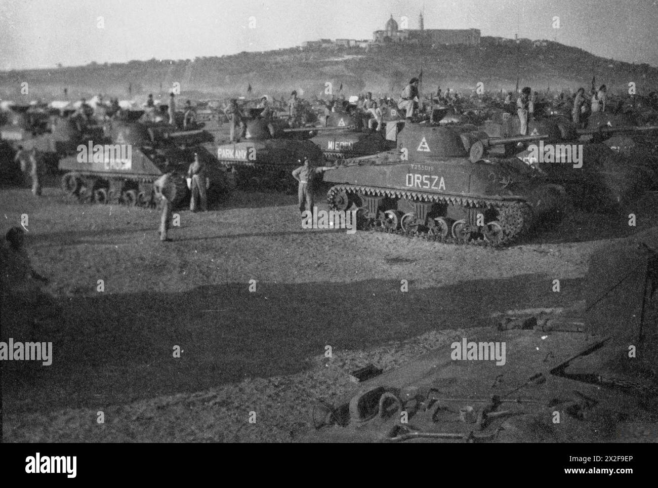 THE POLISH ARMY IN THE ITALIAN CAMPAIGN, 1943-1945 - First parade of ...