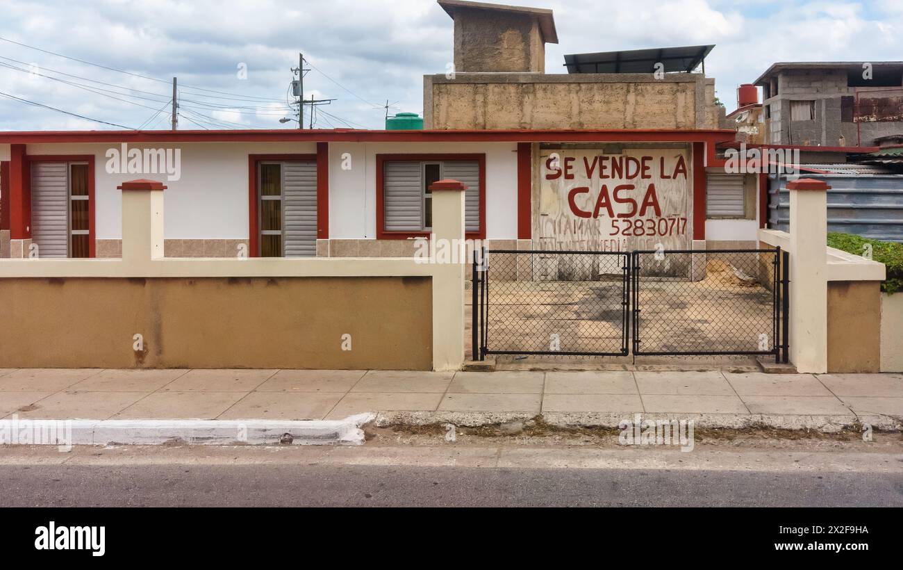 For sale sign no se vende hi-res stock photography and images - Alamy