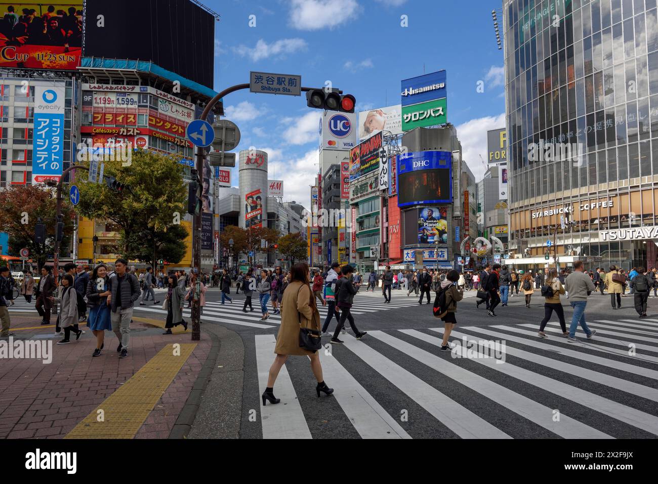 geography / travel, Japan, Kanto, Tokyo, people crossing the Shibuya ...