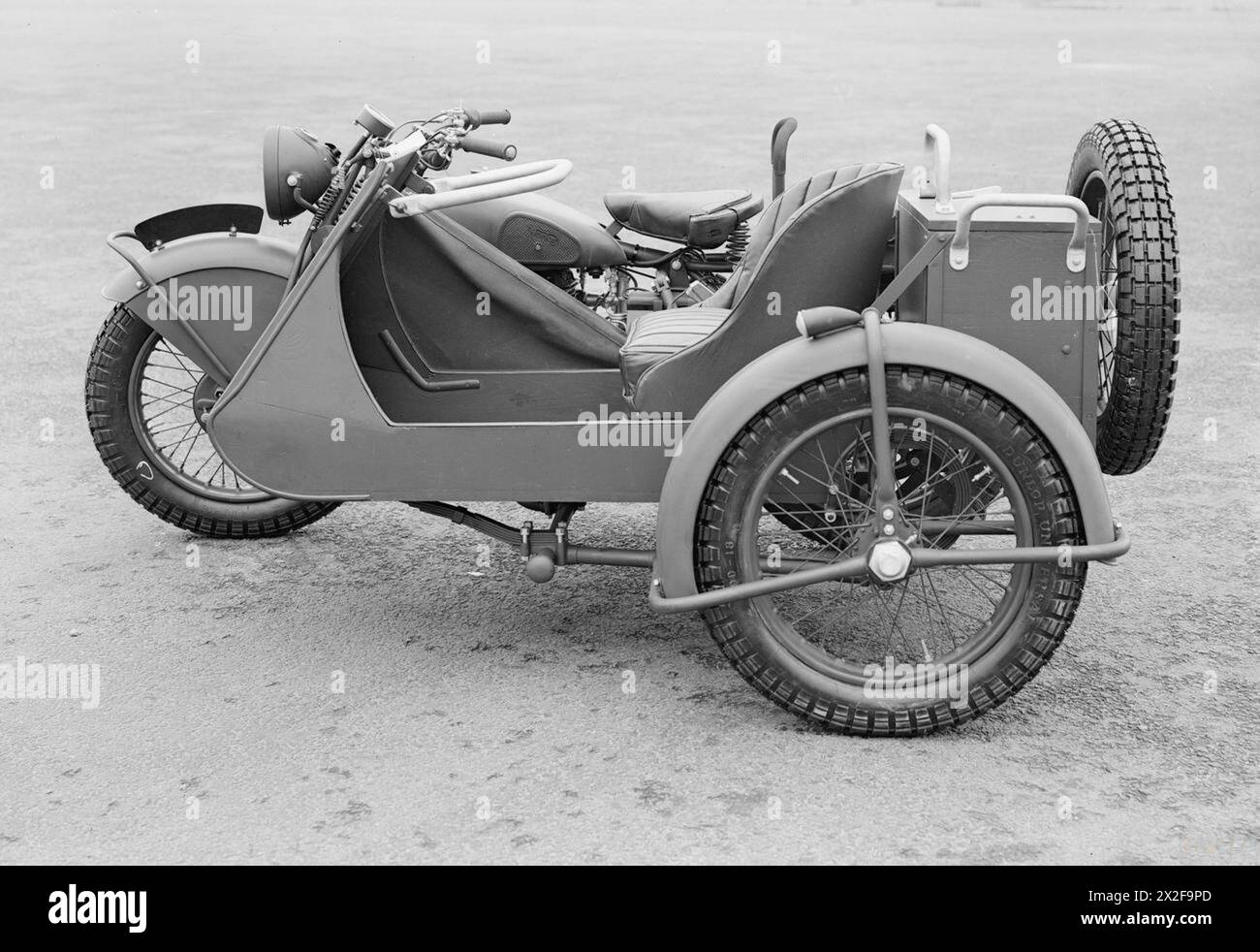 MILITARY MOTORCYCLES OF THE SECOND WORLD WAR - NORTON 633cc SV Big.4 ...
