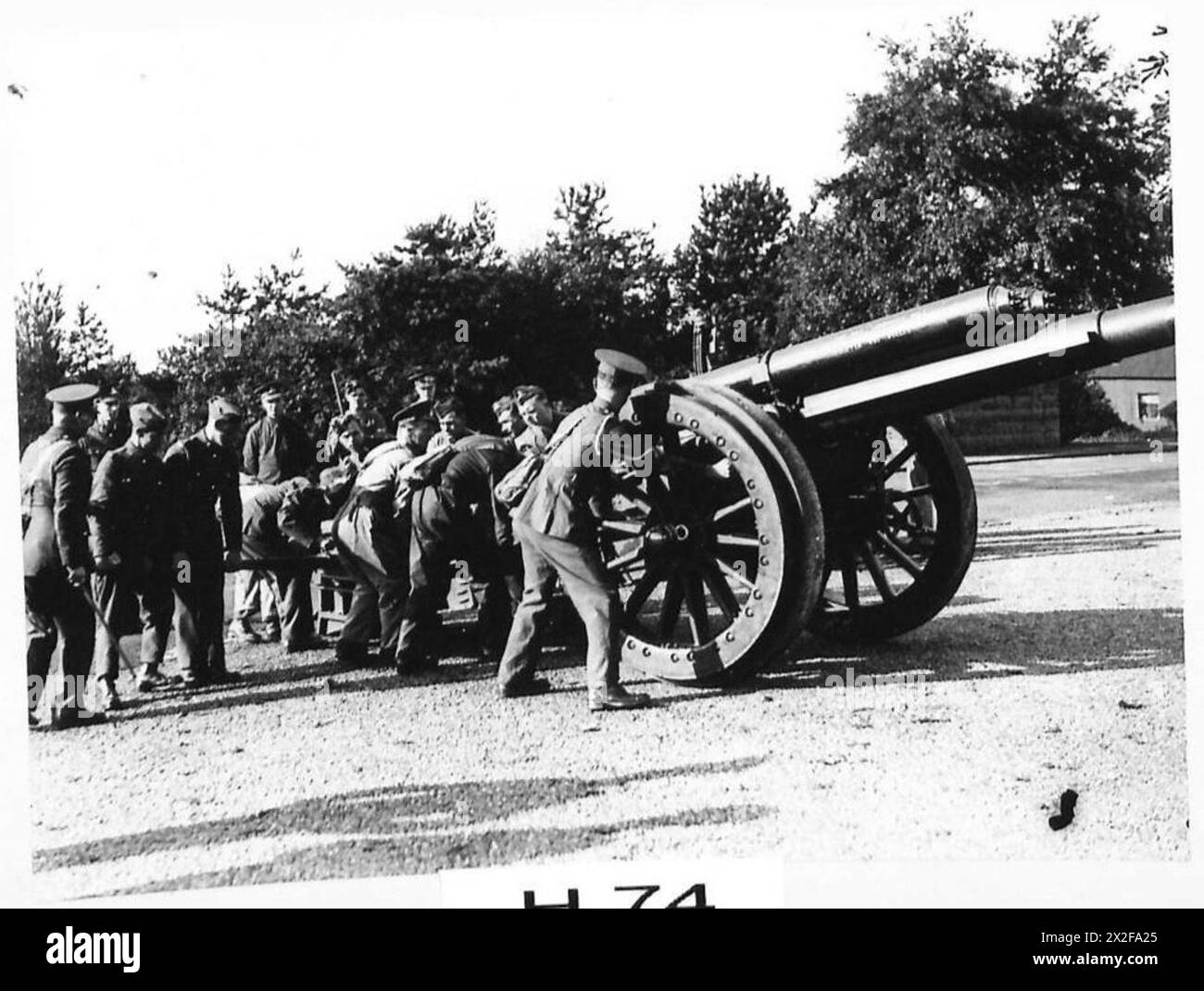 SCHOOL OF ARTILLERY - Manoevring a heavy field gun British Army Stock ...