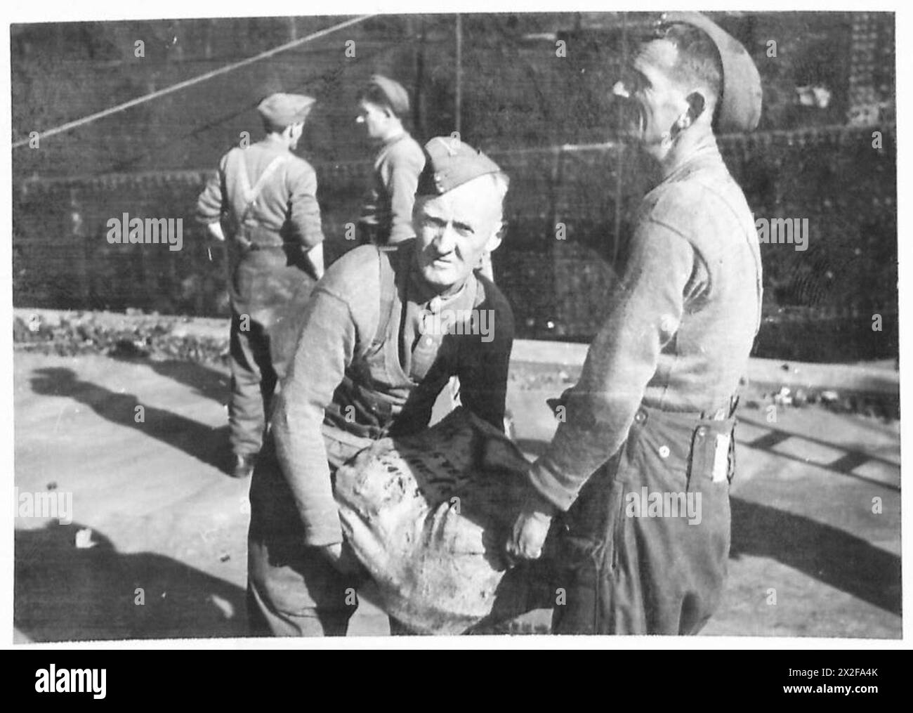 BRITISH AND CANADIAN TROOPS IN ICELAND - Types of troops - showing them ...