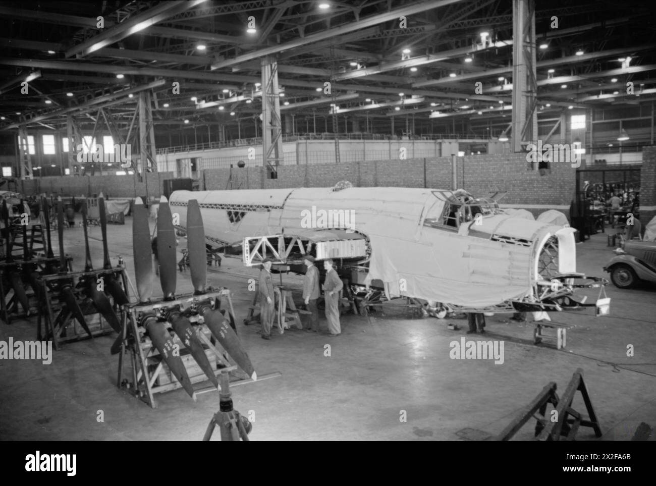 ROYAL AIR FORCE 1939-1945: BOMBER COMMAND - A Wellington under ...