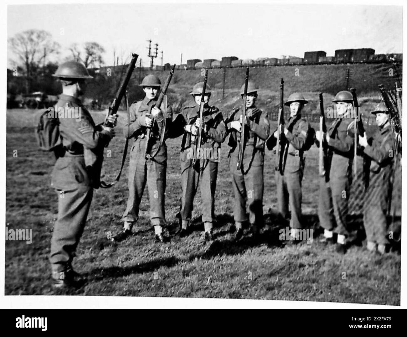 Sergeant training soldiers on hi-res stock photography and images - Alamy
