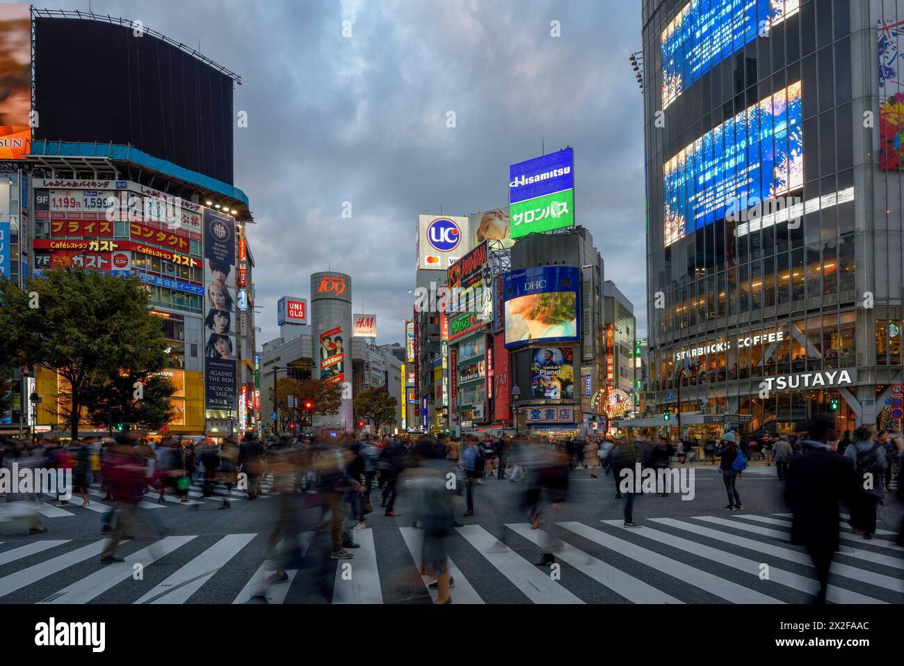 geography / travel, Japan, Kanto, Tokyo, crowd crossing the Shibuya ...