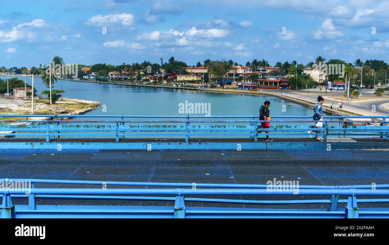 Bridge for walking hi-res stock photography and images - Alamy