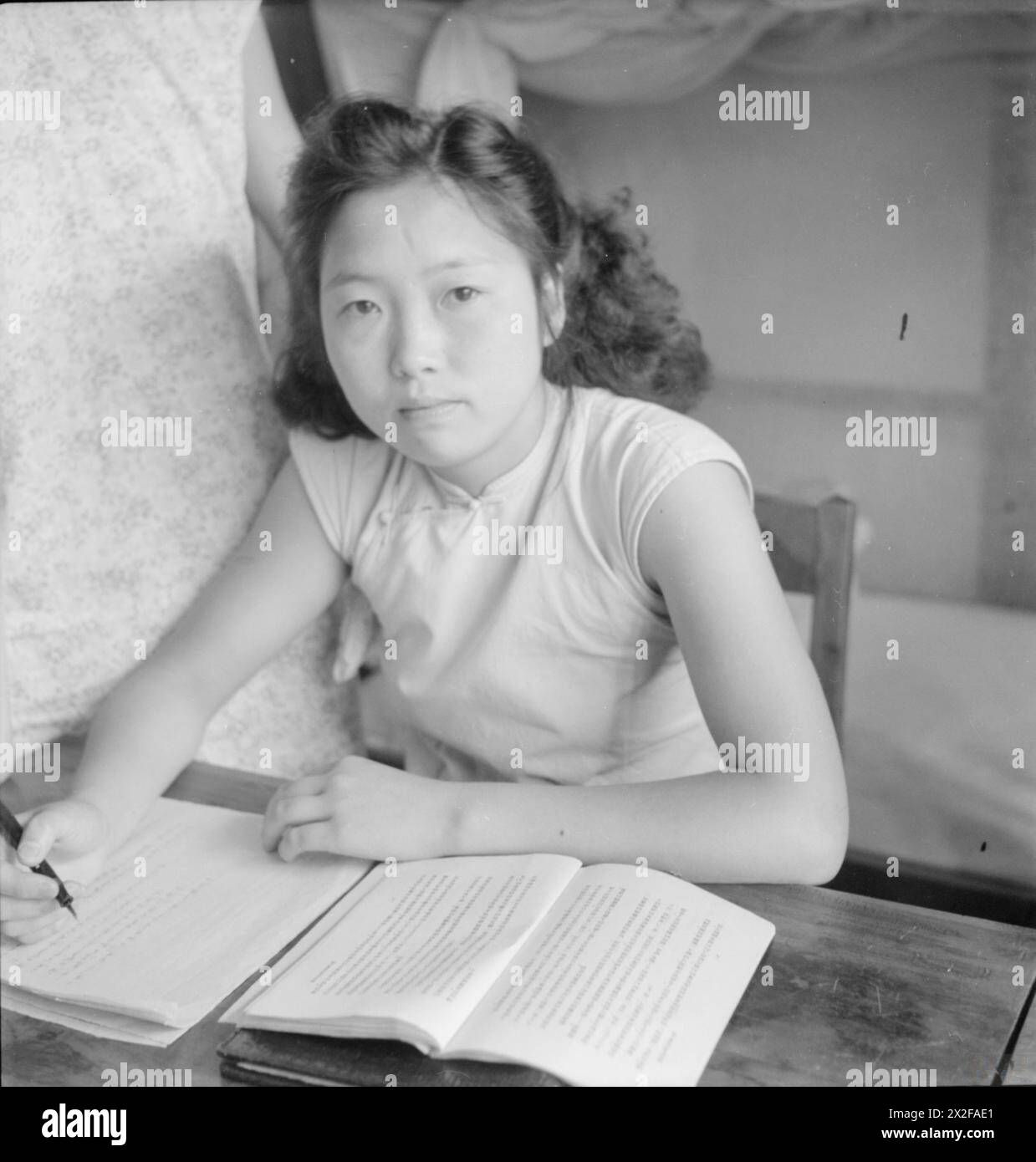 CECIL BEATON PHOTOGRAPH TAKEN DURING A TOUR OF INDIA, BURMA AND CHINA 1943-1944 - A black and ...