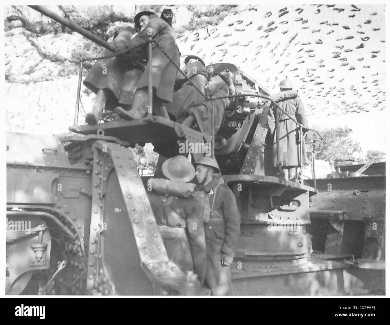 ONE OF BRITAIN'S TEETH - Ramming the shell into the breech British Army ...