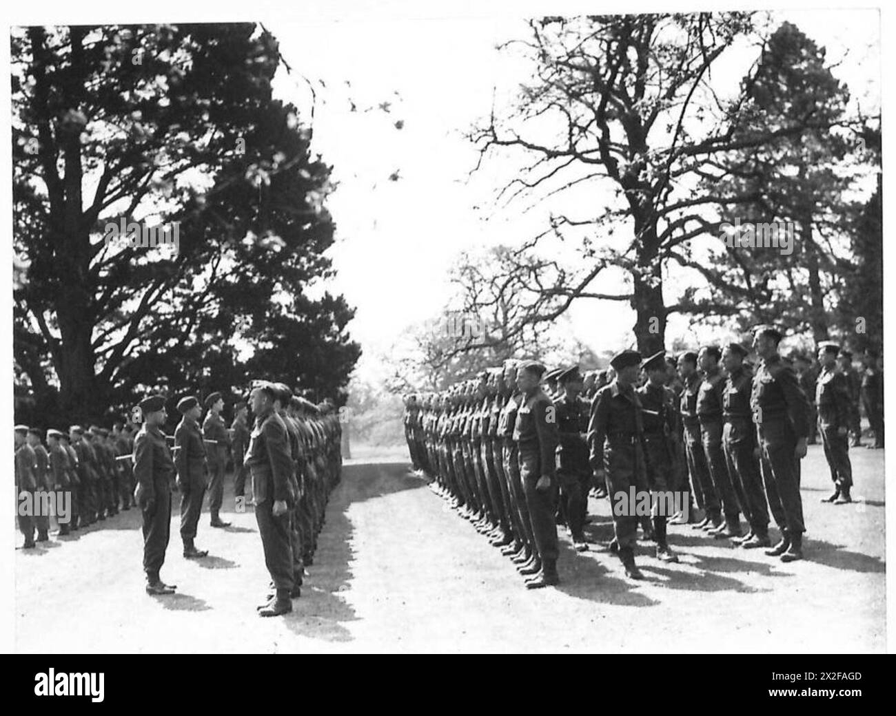 HM THE KING IN THE SE COMMAND - Various units drawn up for inspection ...