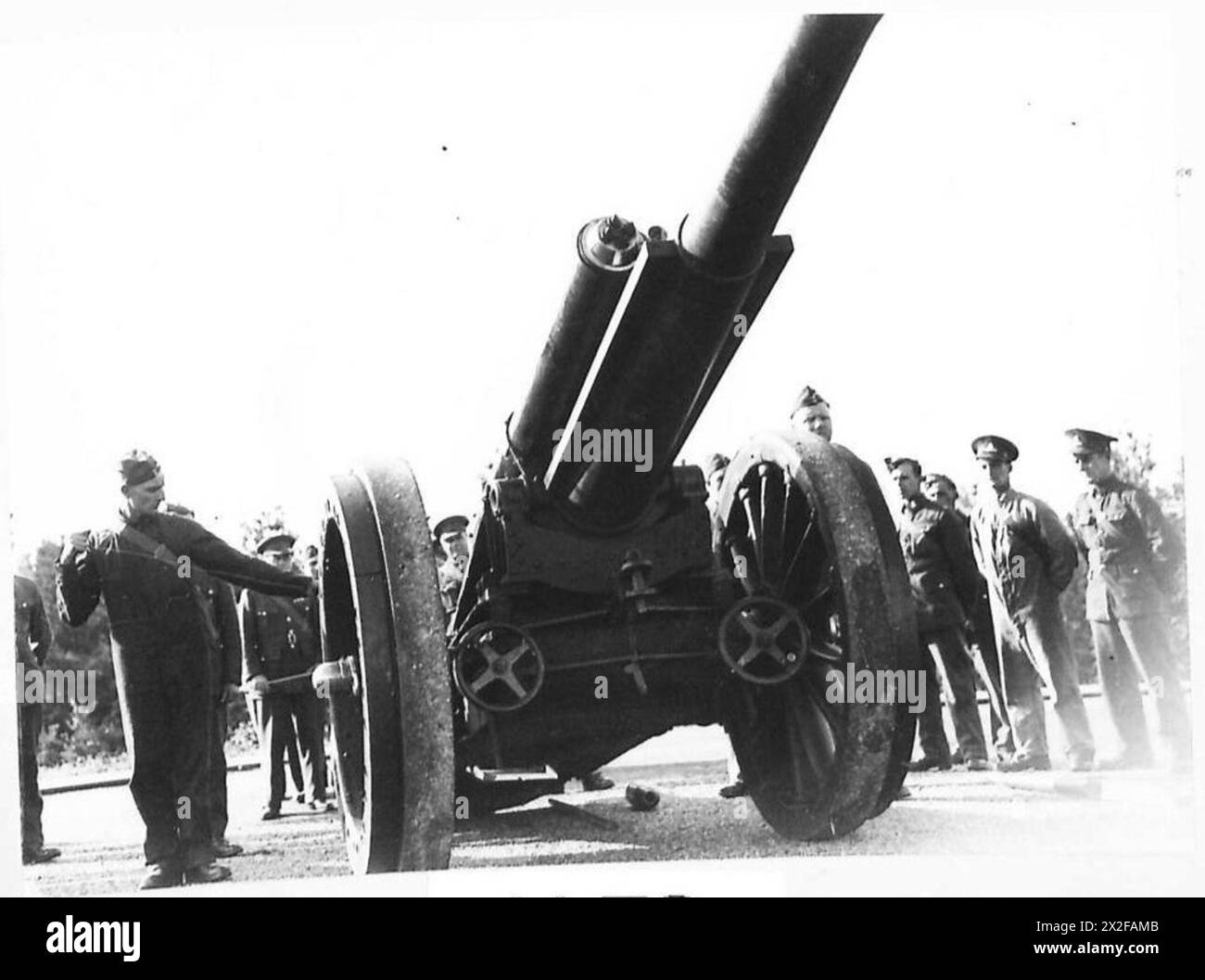 Pulling artillery Black and White Stock Photos & Images - Alamy