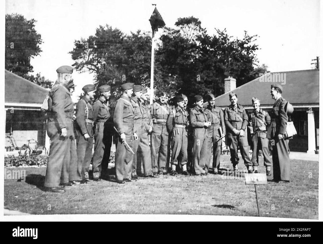 FUTURE GUNNERS IN TRAINING - Some of the personnel of the School of ...