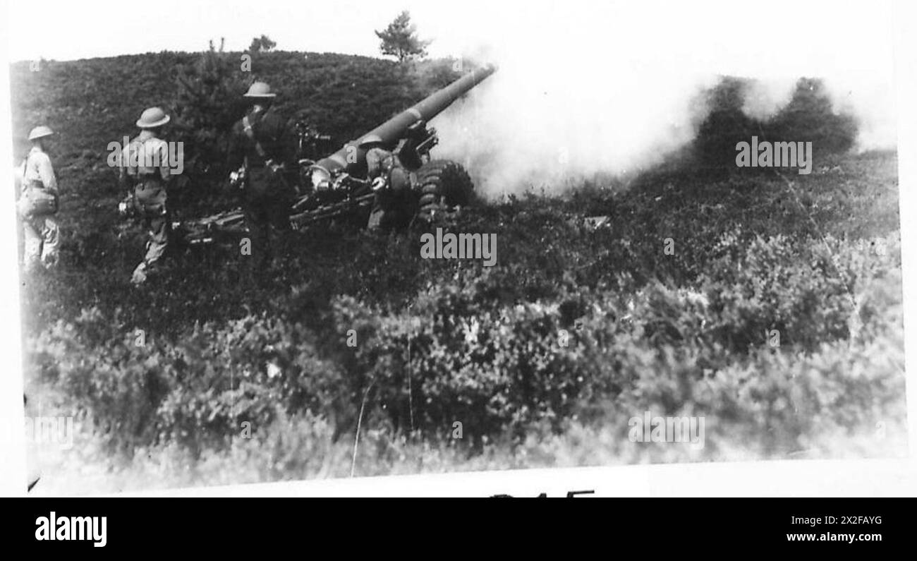 The Royal Artillery trains at Salisbury, operating a 60-pounder field ...