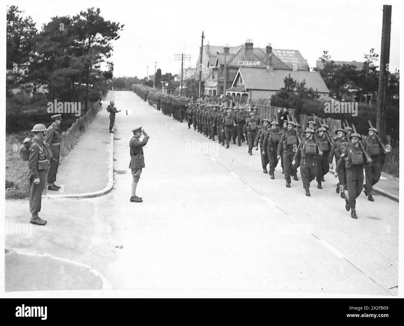 BRITAIN S ARMY TRAINS FOR OFFENSIVE - The Corps Commander takes the ...
