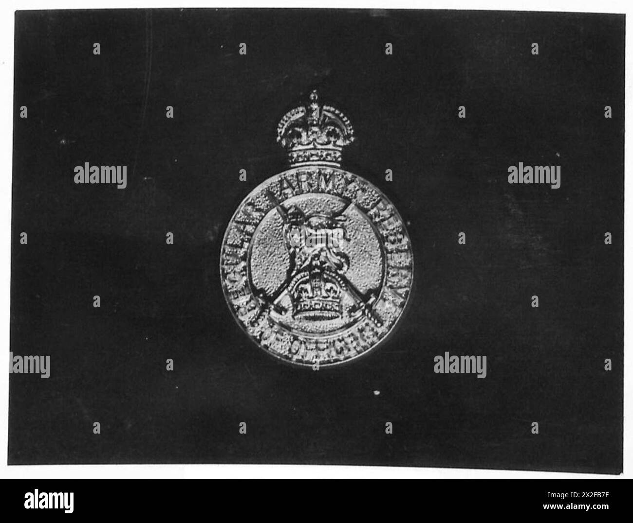 REGIMENTAL BADGES AND MEDALS - Officers' Regular Army Reserve British ...