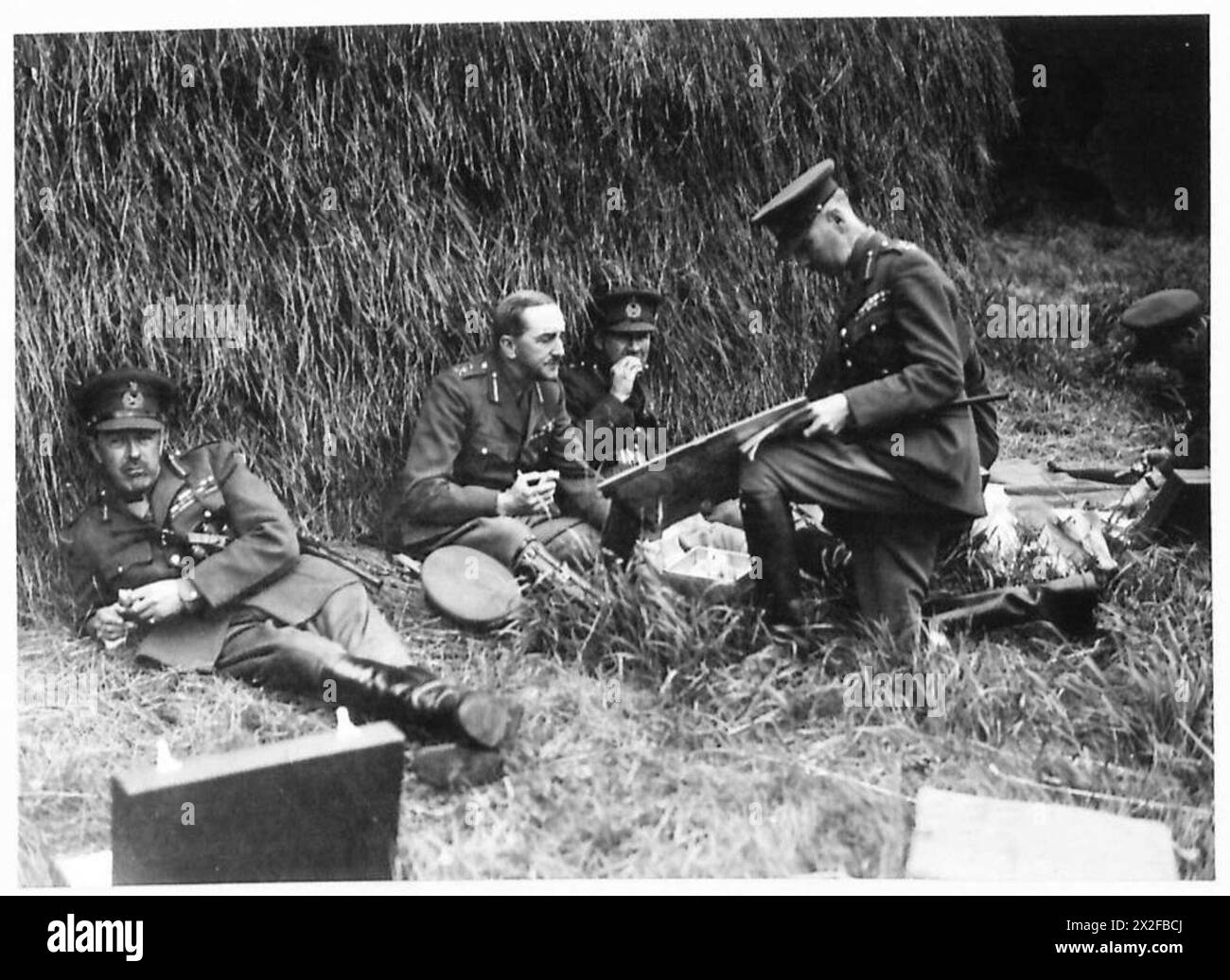 GENERAL SIR ALAN BROOKE IN NORTHERN COMMAND - An al fresco lunch (left ...