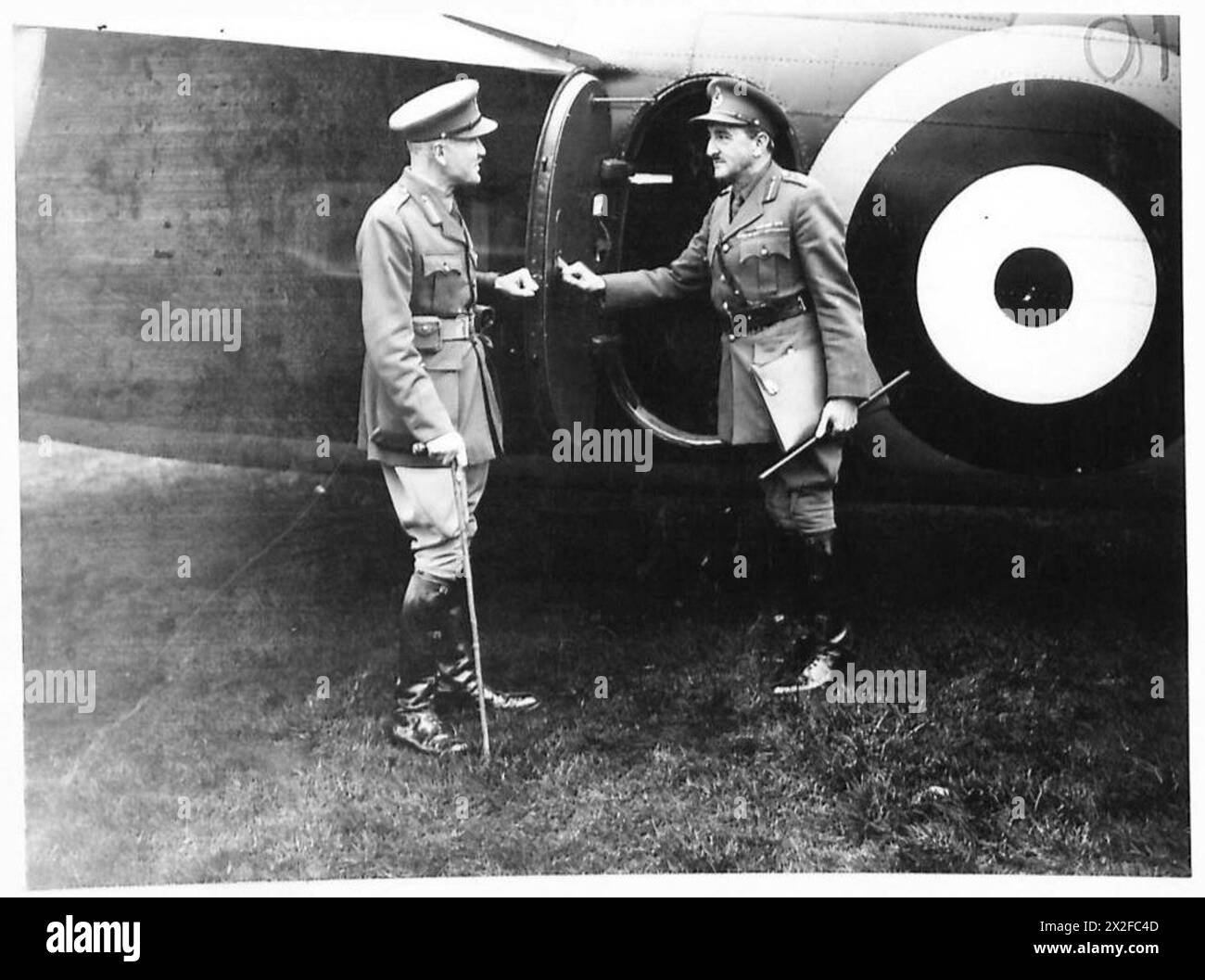 Lieut. General Sir Alan Brooke visits tank units with the Commander-in ...