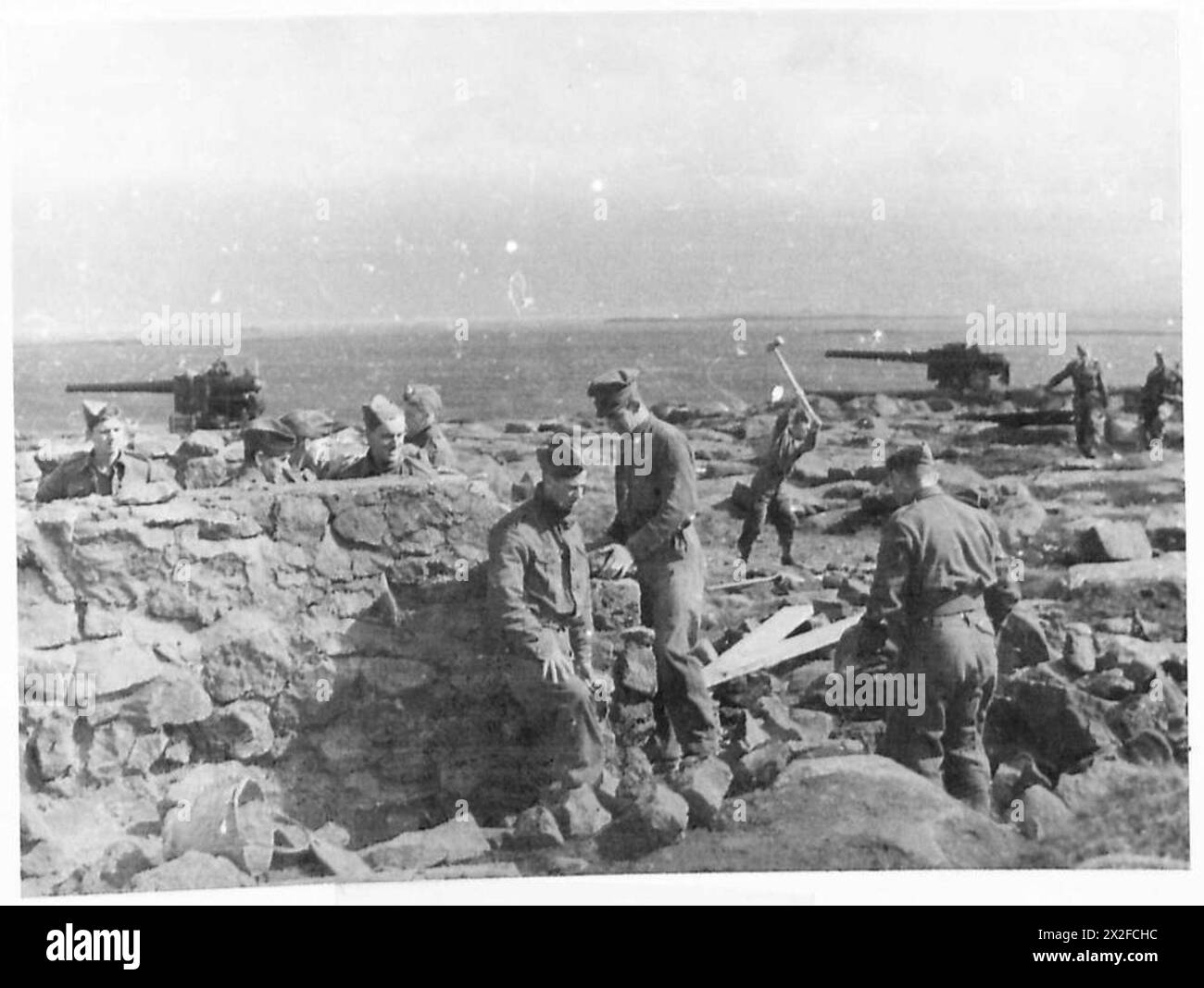 Preparing gun hi-res stock photography and images - Alamy